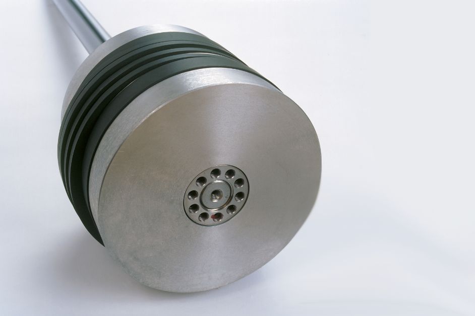 What is a piston compressor?